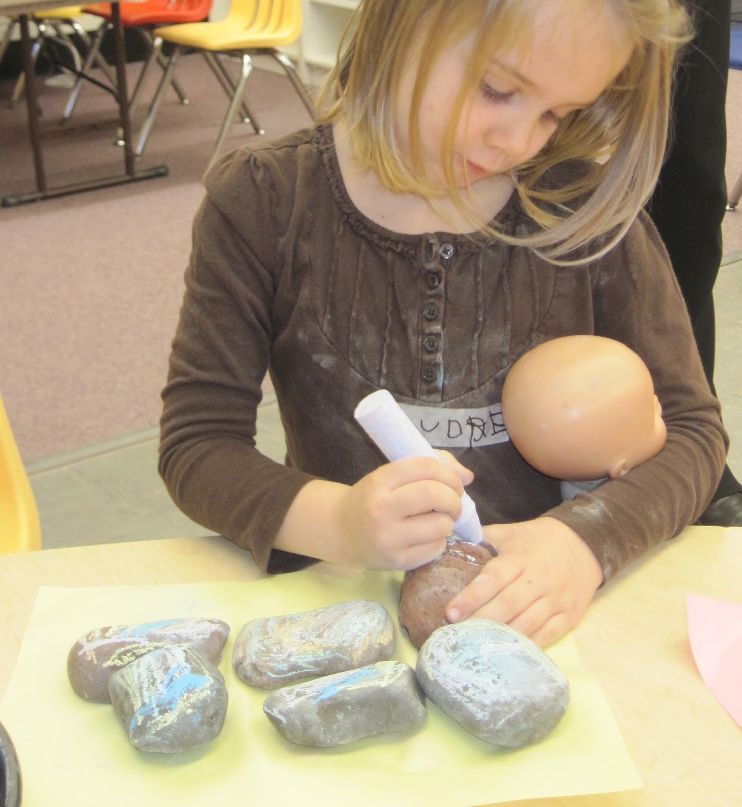 SAND AND WATER TABLES: Rock art