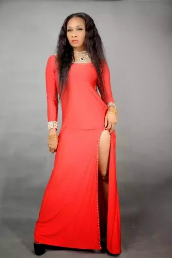 Sultry singer, D'lyte releases hot new photos