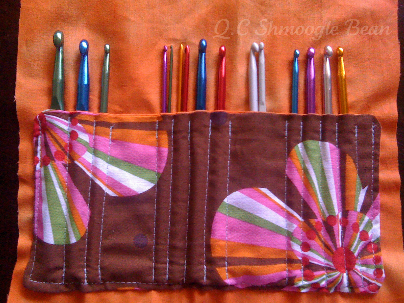 The Quirky Crafting Shmoogle Bean: Cute Crochet Hook Case Tutorial