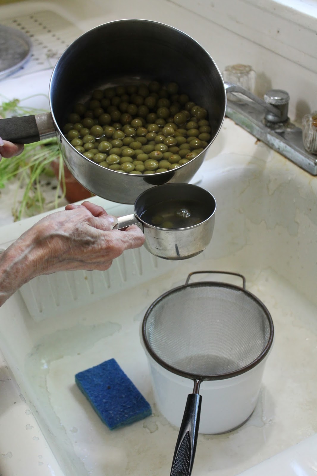 Razor Blade (Green Grape) Pie