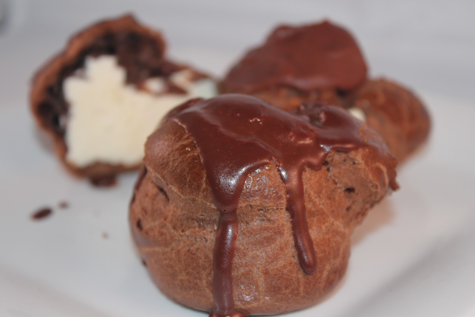 Delicious Dishings: Chocolate Cream Puffs With Cocoa Nib Cream