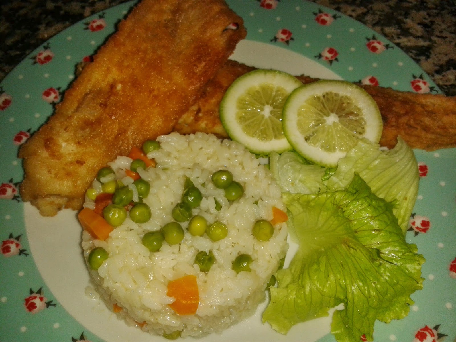 Culinária E o dia a dia : Raia frita com arroz de legumes aromático