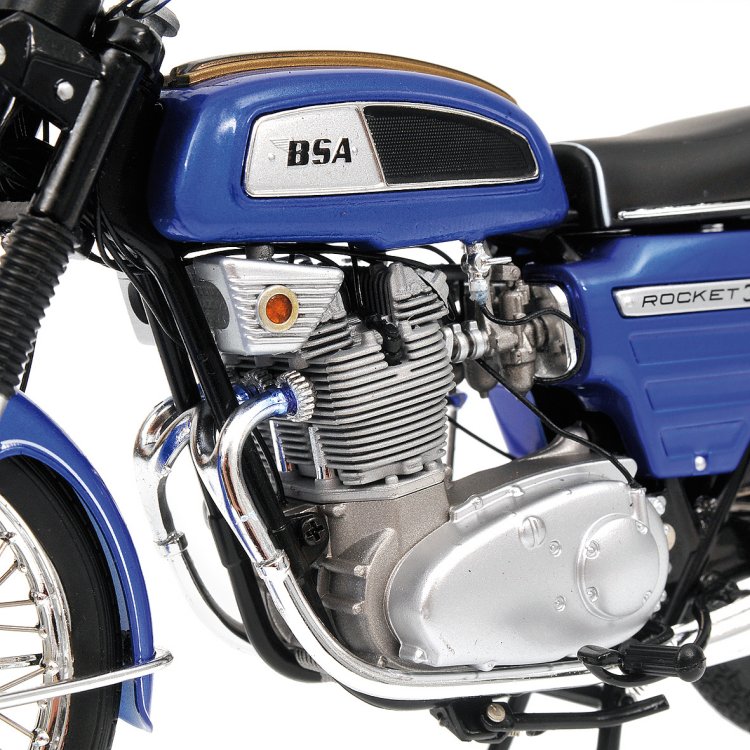 Racing Scale Models: BSA Rocket III 1968 Blue by Minichamps