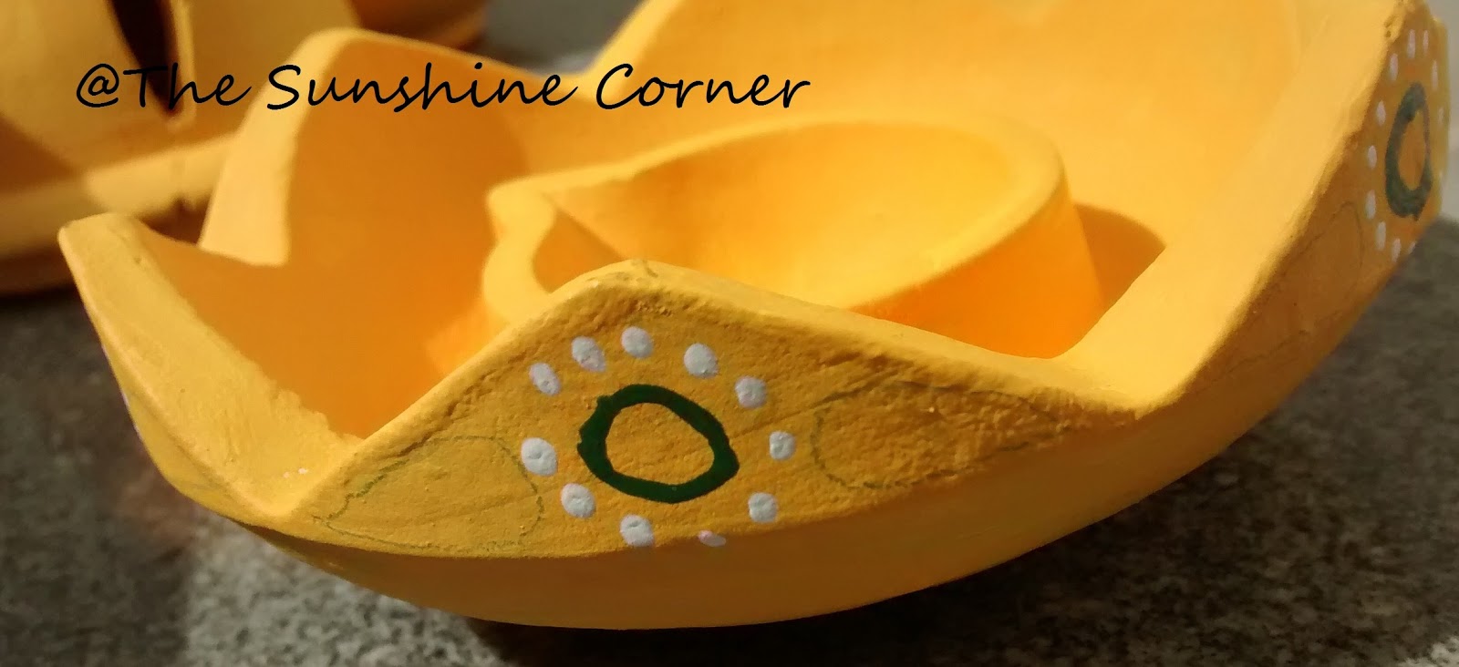 The Sunshine Corner: DIY: How to paint the terracotta