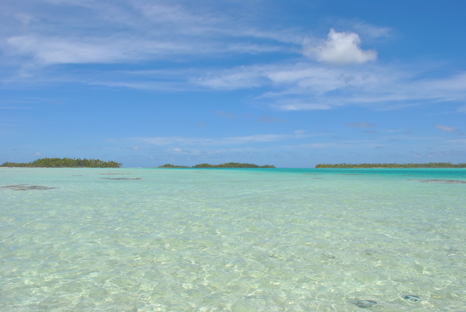 Des vignerons français à travers le monde . . .: Atoll de Rangiroa.