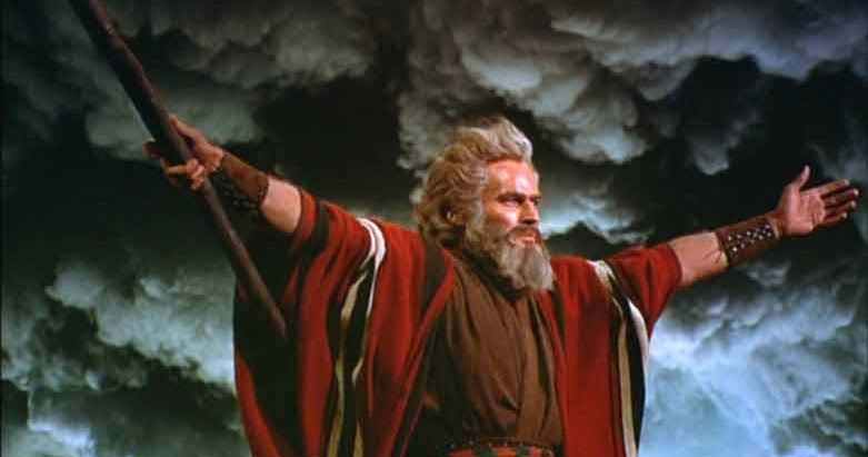 Historia y Arqueología: MOISÉS ABRIÓ LAS AGUAS Y TRUMP ABRIÓ LA TIERRA