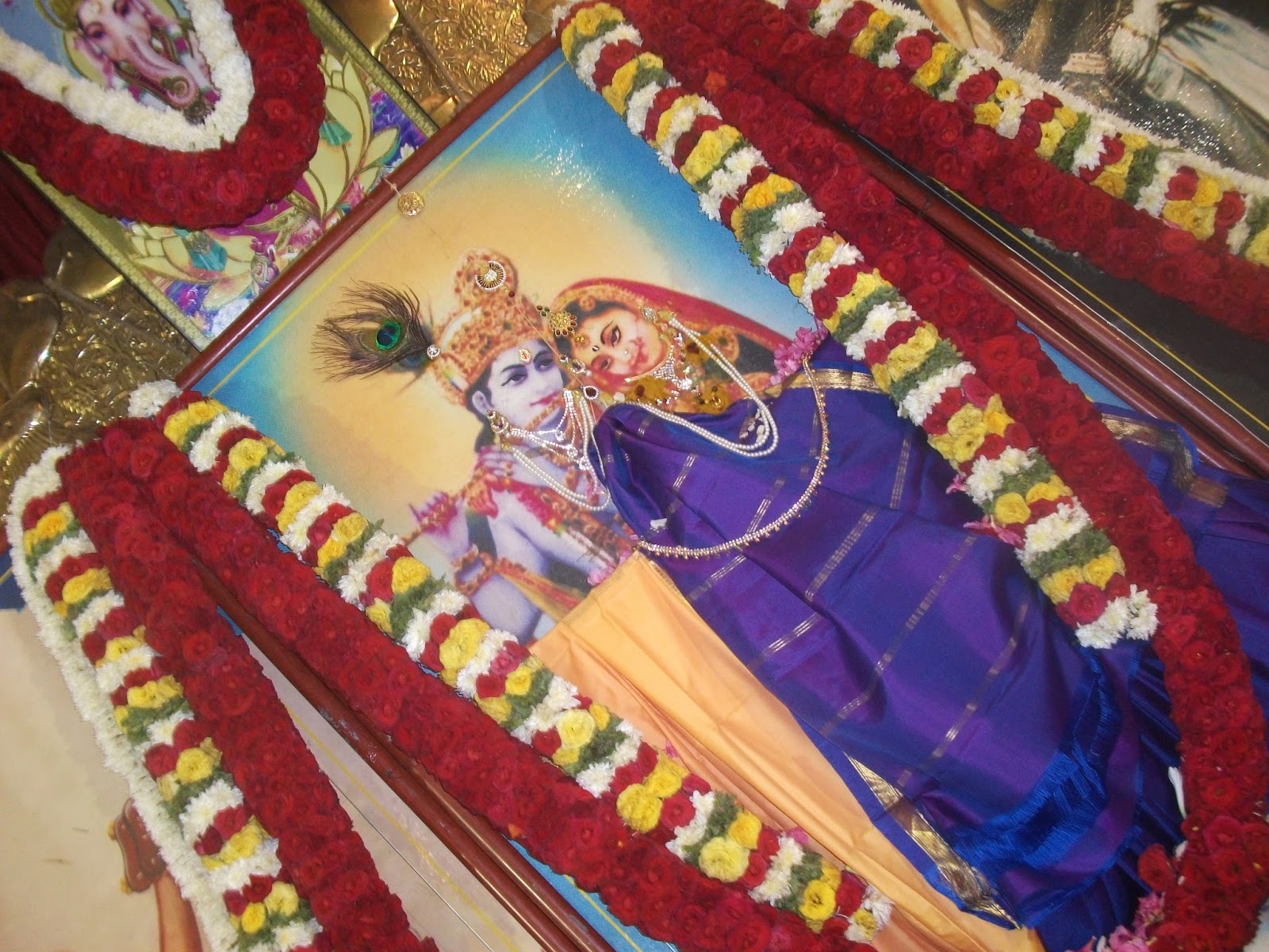 SAMVEDI TEMPLE SOJOURN: WHAT A AMAZING RADHEY KRISHNA RADHEY RADEY