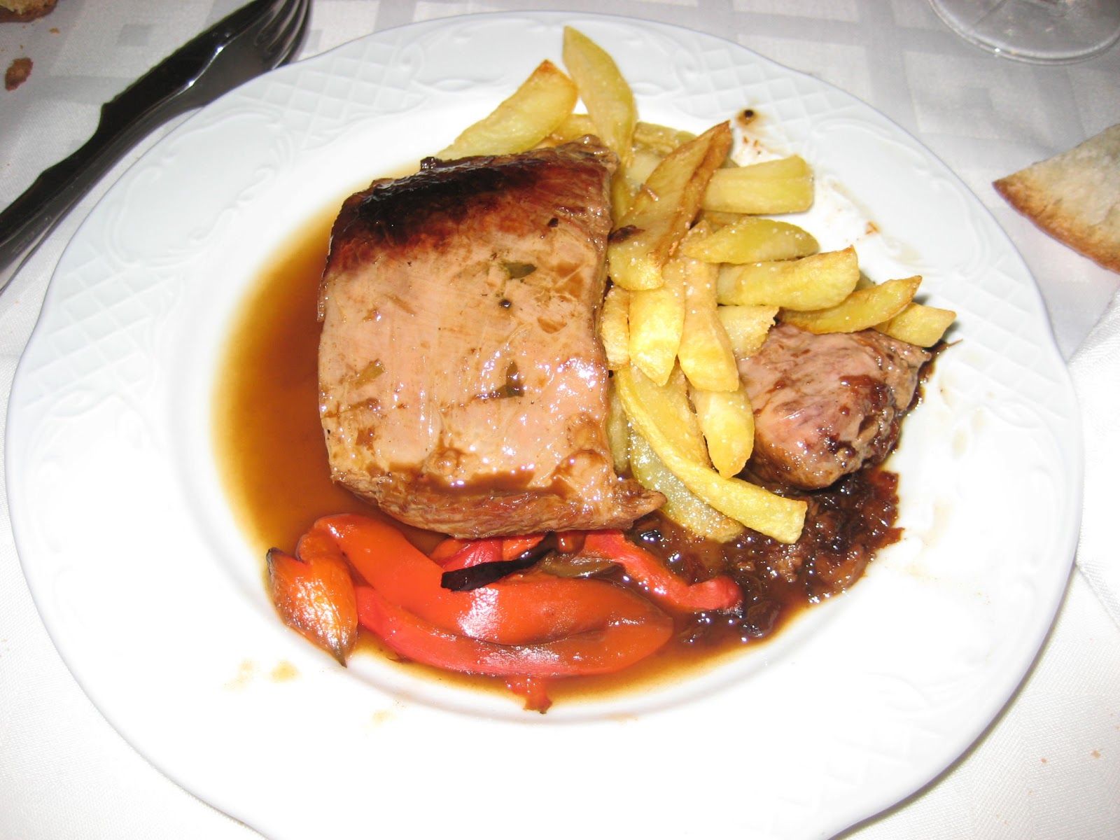 Donde quede alguna flor: COMIDA CON JUANMA Y BEA EN EL BESUGO (LEÓN)