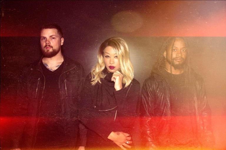 A Metalhead's Vision: STRAIGHT LINE STITCH