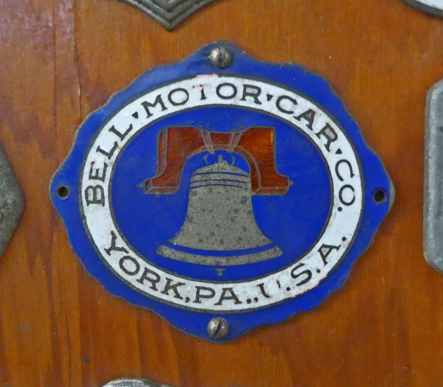 American Auto Emblems: BELL