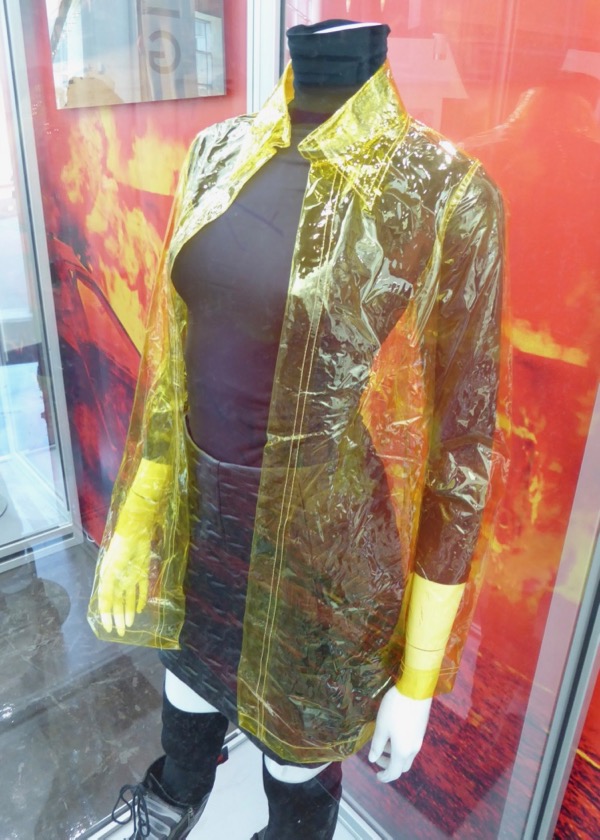 Hollywood Movie Costumes and Props: Blade Runner 2049 movie costumes on ...