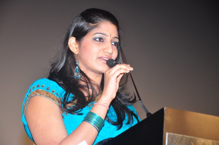 Vijay Tv Anchor Divya Singer Swetha Mohan at Urumi Tamil Movie Audio ...