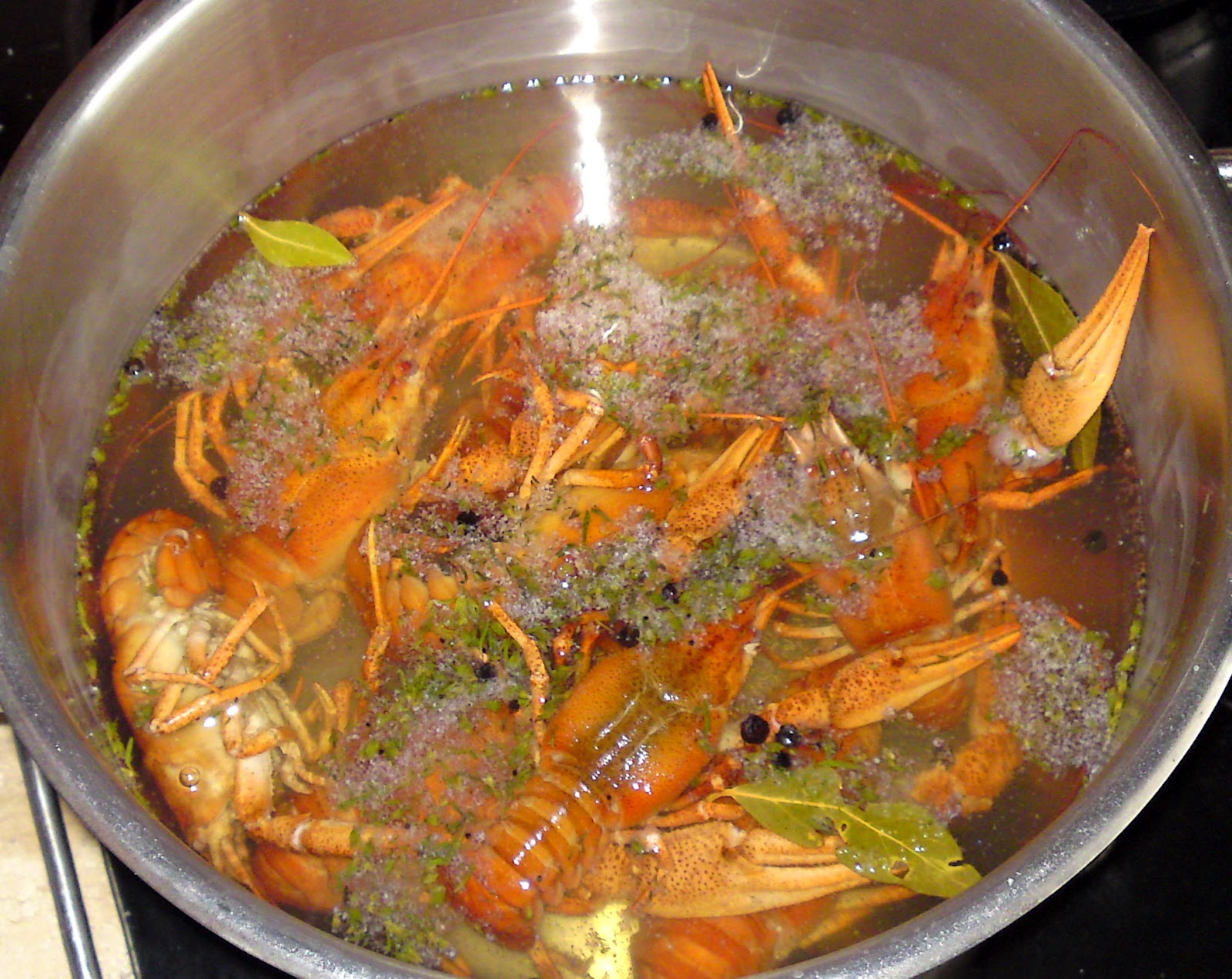 Aici, doar gustul conteaza.....: SALATA DE RACI (CU CIUPERCI)