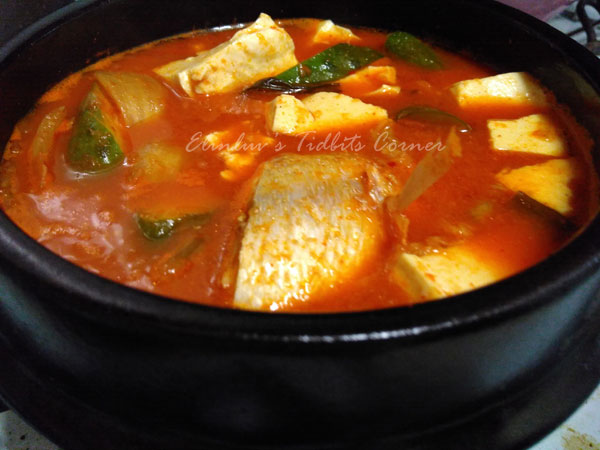 Elinluv's Tidbits Corner: Tofu And Fish Kimchi Jjigae