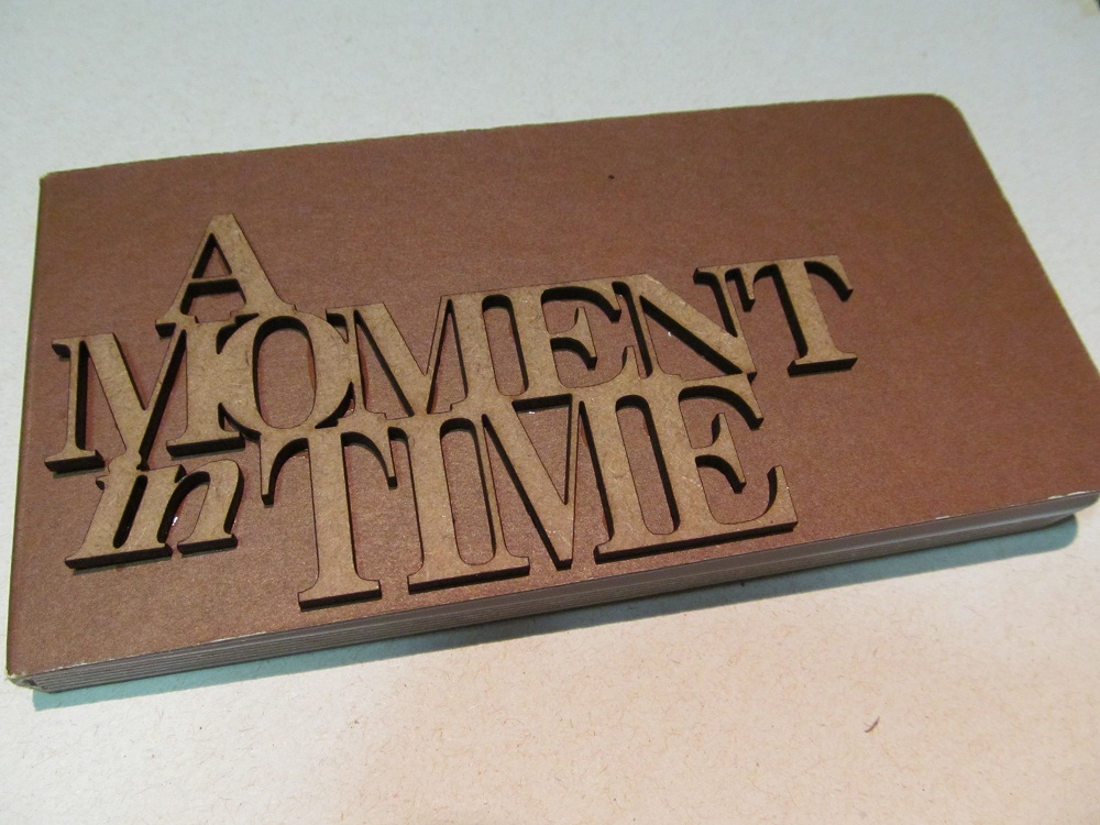 Marion Smith Designs: Fake Carved title tutorial by Ana Paula Leal