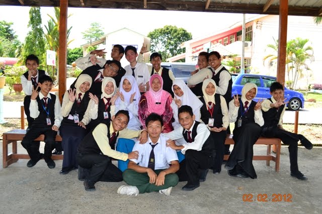 Little Cat: SMK Pusa, Betong.: 5S1 2012: Kenangan terakhir bersama ...