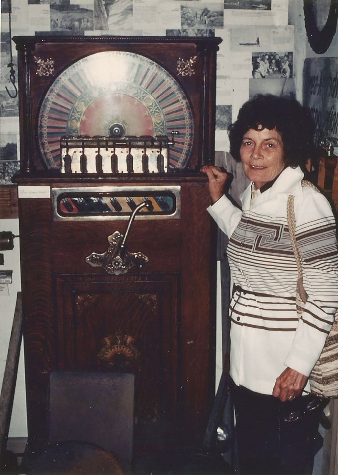 Soapy Smith's Soap Box: Soapy Smith's saloon; Jeff Smith's Parlor fully ...