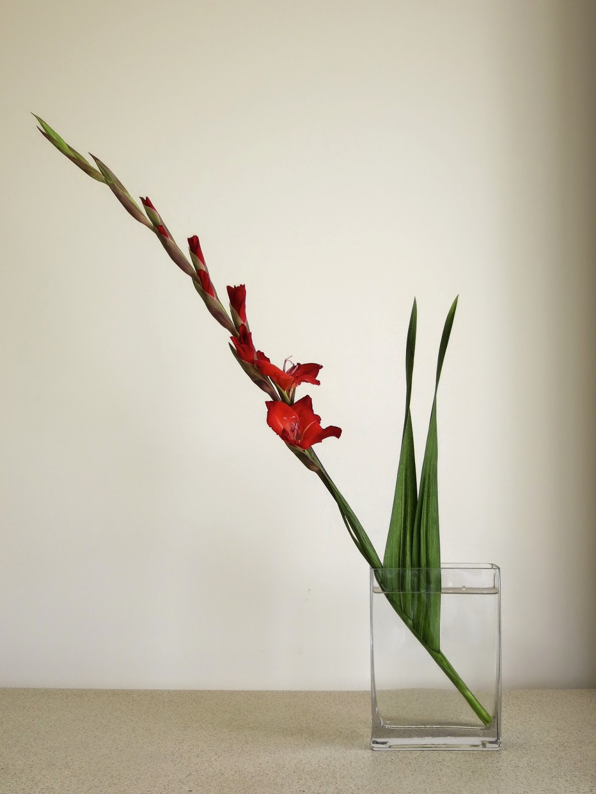 ROADSIDE IKEBANA: STRONG DESIGN ELEMENTS