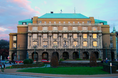 TEMA Student Blog: Charles University @ Prague # Fall 2011