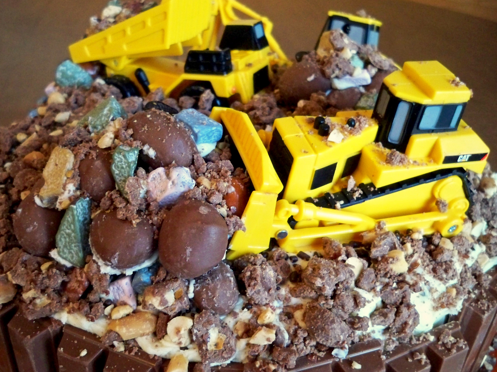 Sew Incredibly Crafty: Construction Site Cake