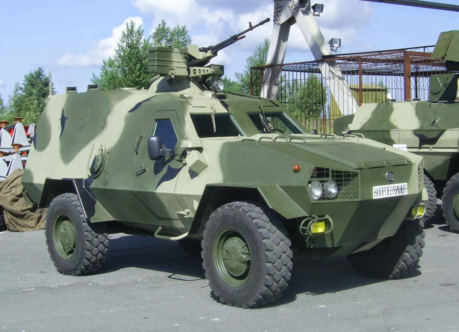 SNAFU!: Ukraine switches to Dozor APCs. Dropping BTR-4E.