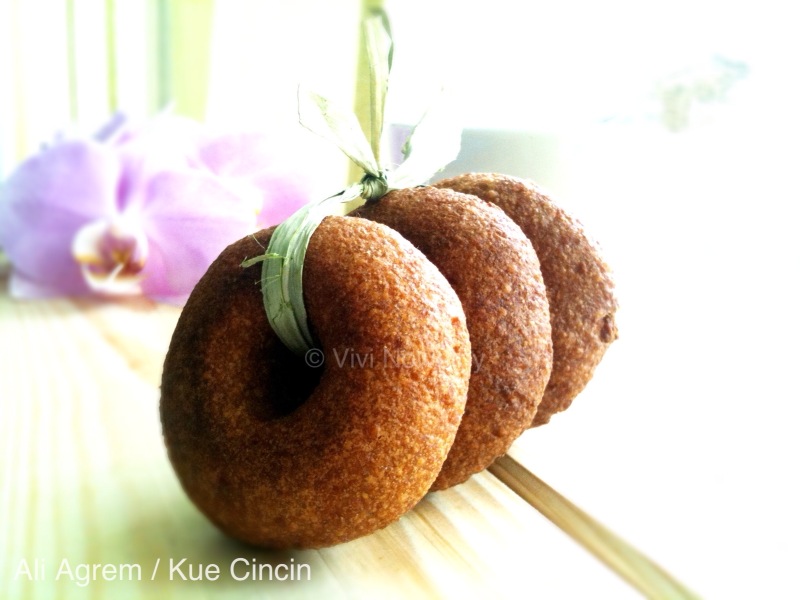 makanbersama: Kue Ali Agrem ( Sunda ) / Kue Cincin ( Betawi )
