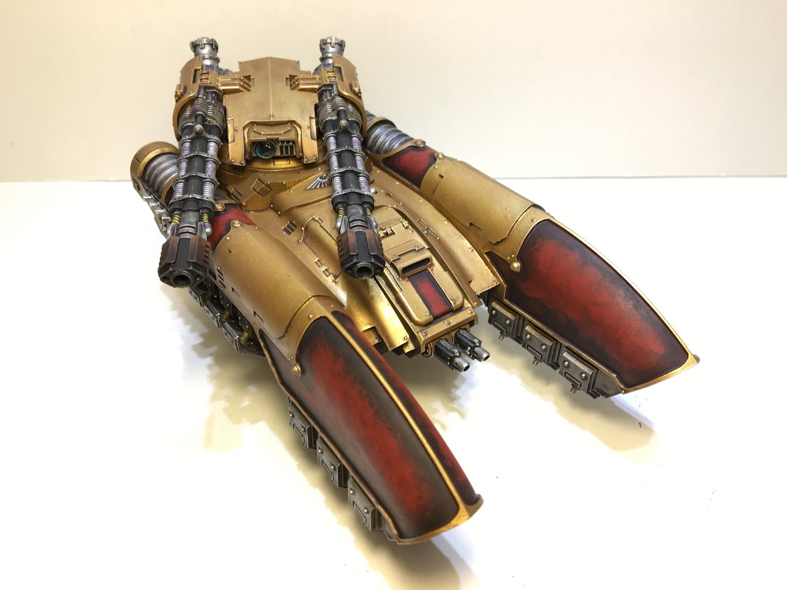 SCIFI WARGAMERS: Showcase: Adeptus Custodes Caladius Grav Tank.