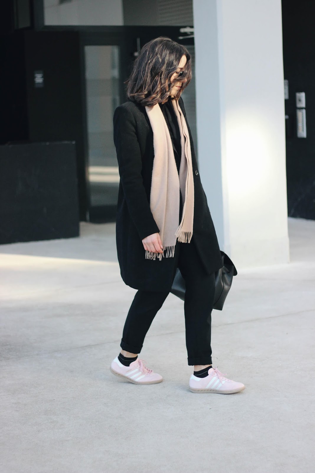 ALL BLACK | Romalo's blog | Fashion blogger | Laid back and minimal style