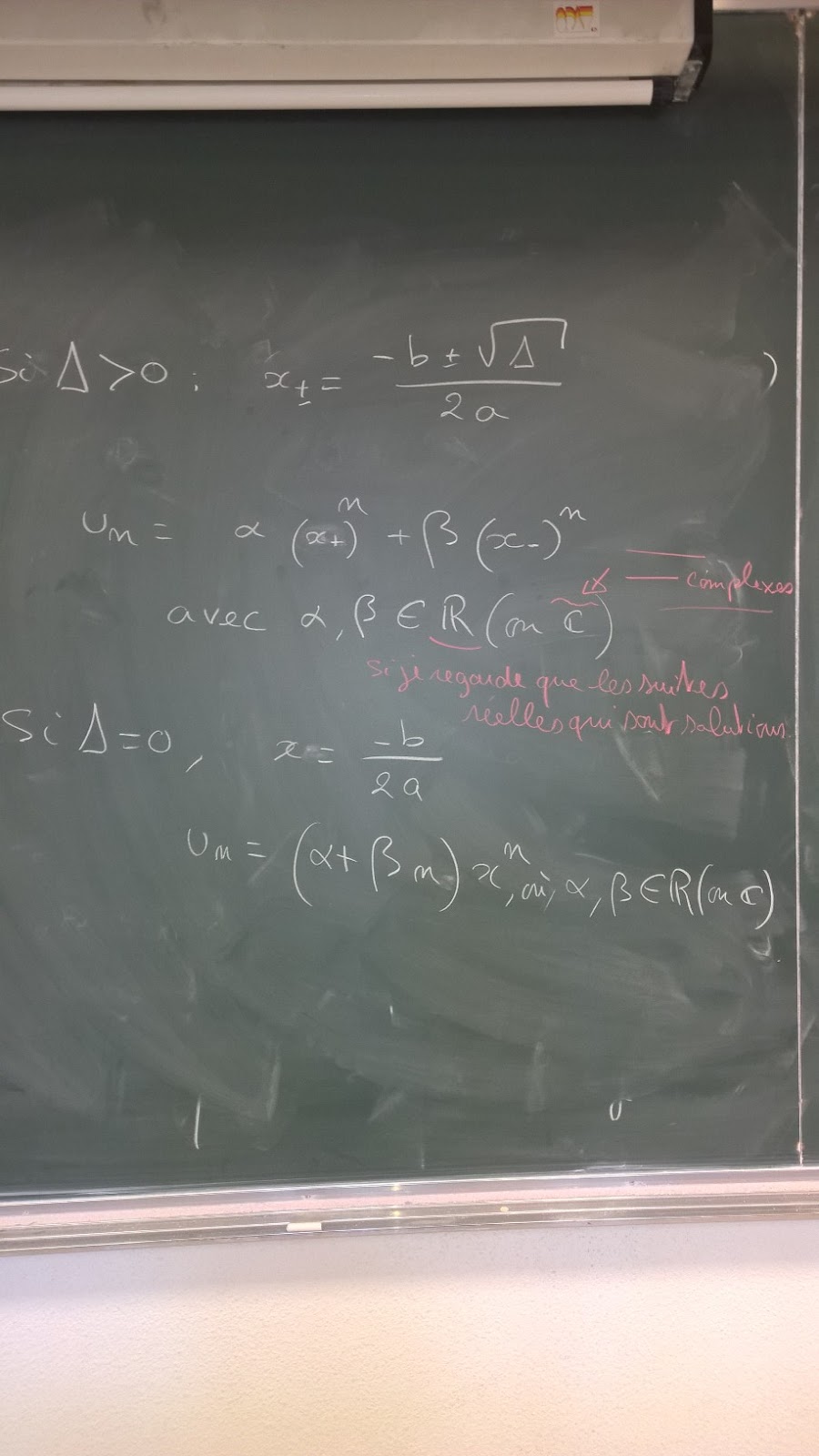 La math-à-outils: Suite récurrente linéaire d'ordre 2