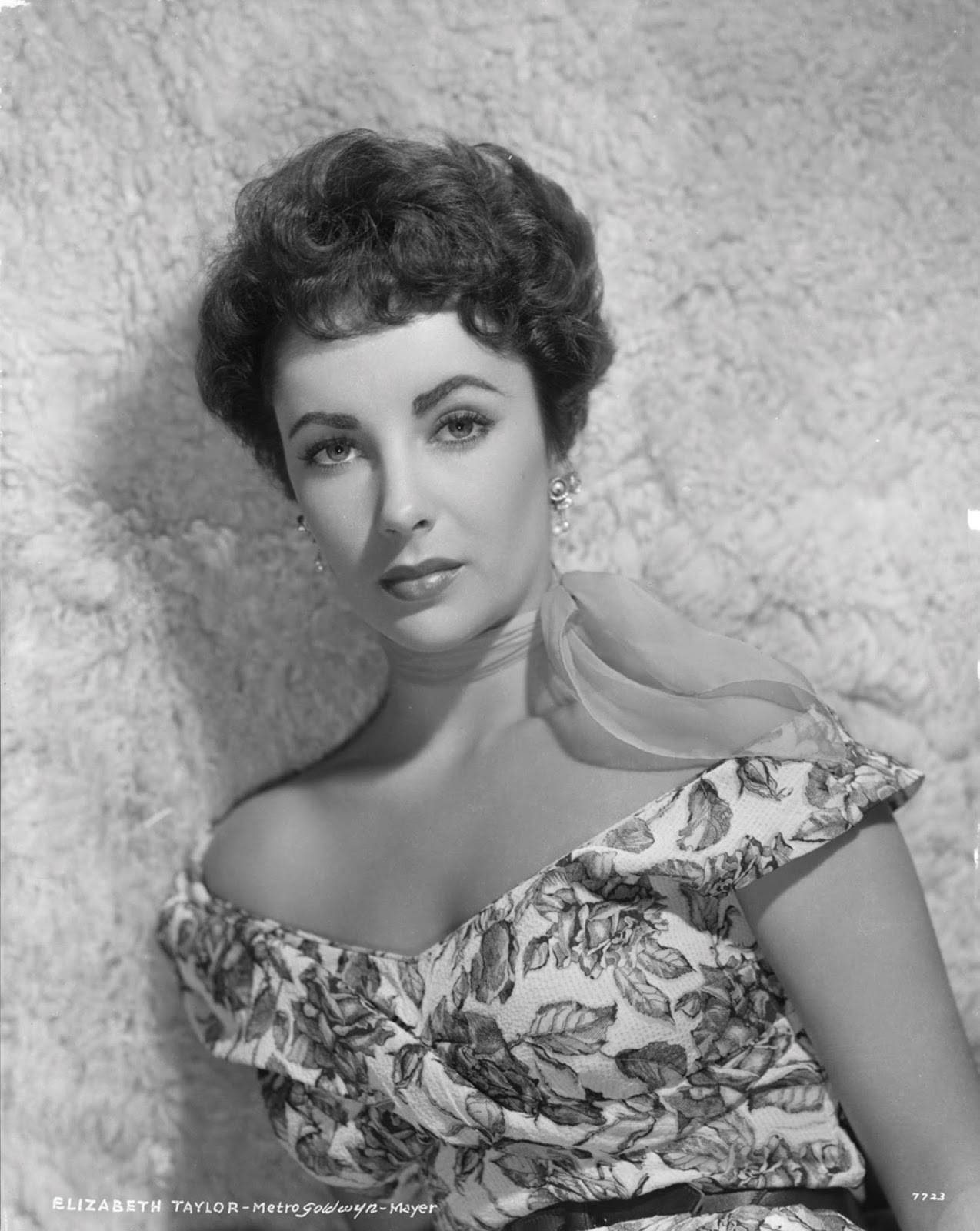 Colors for a Bygone Era: Elizabeth Taylor (1932-2011) colorized from ...