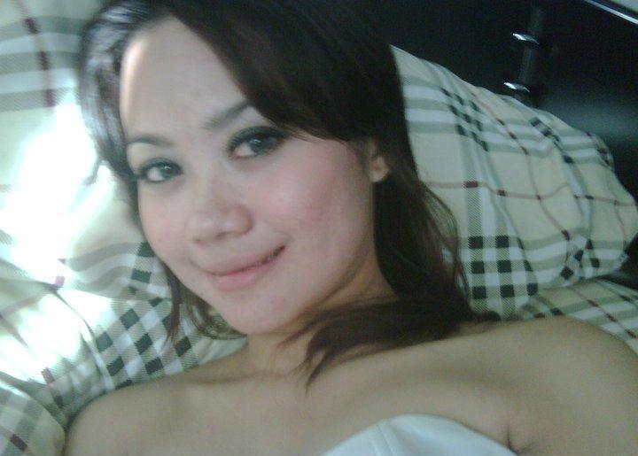 Bercinta Dengan Tante Ratna dan Mbak Susi - Kumpulan Cerita 17 Tahun