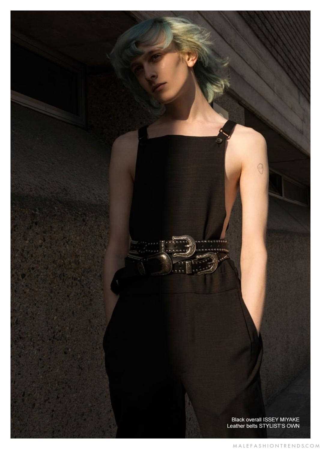 Aaron Lewins se enfunda en looks andróginos para LUI Magazine