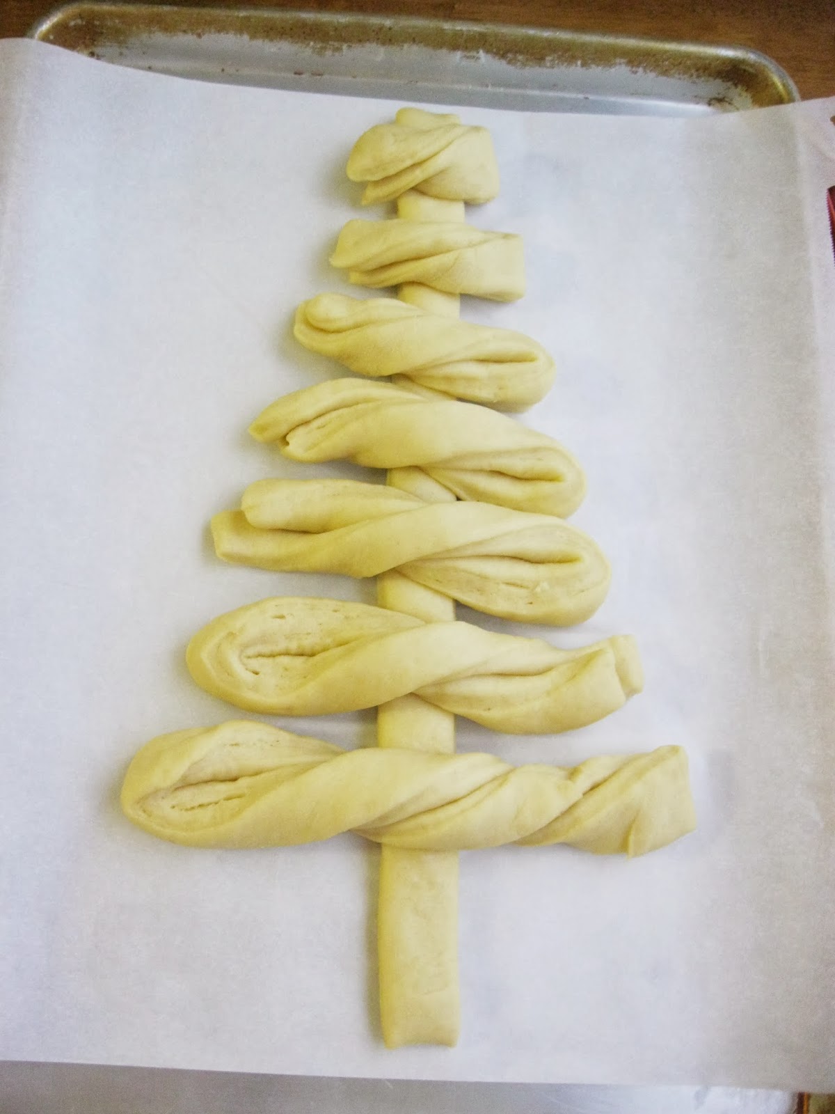 A Handful of Everything: Christmas Tree Bread