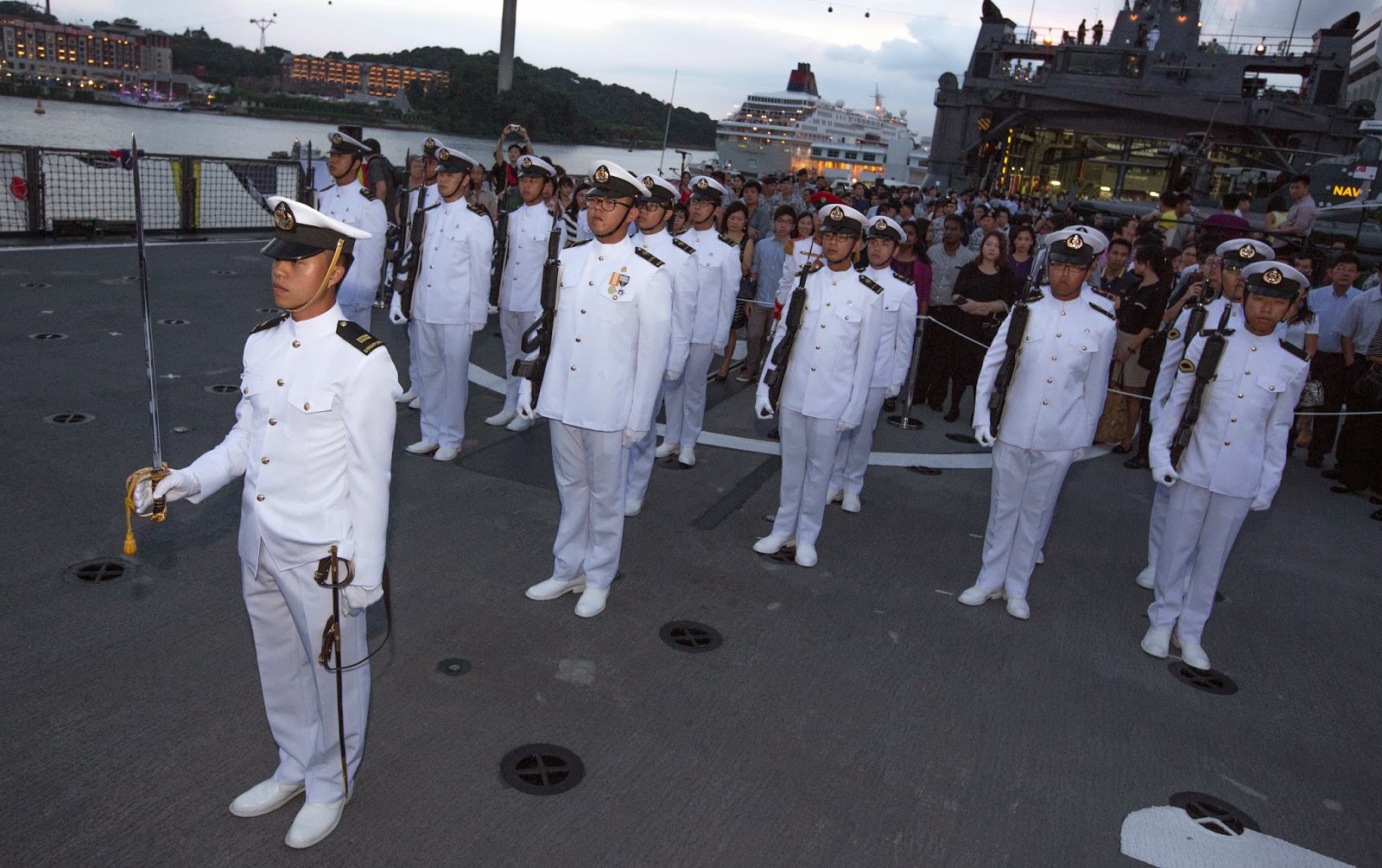 EAT.SHOP.PLAY - Michhysaurous: Navy at Vivo 2014 with RSS Persistence