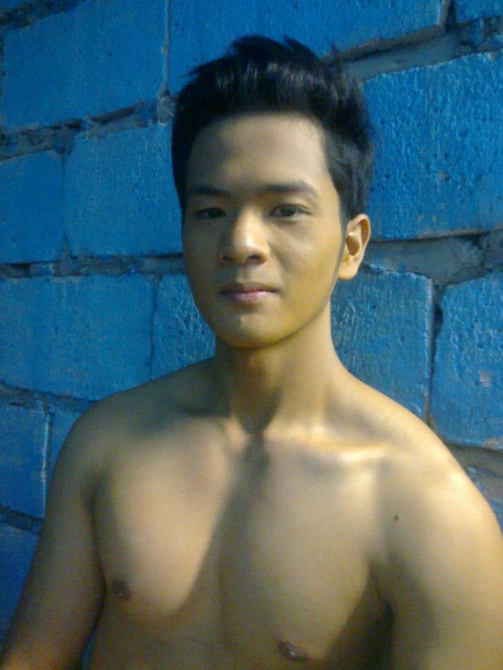 S H O B I L I C I O U S: NEW YEAR SALVO: ARWIN VS. JAMES