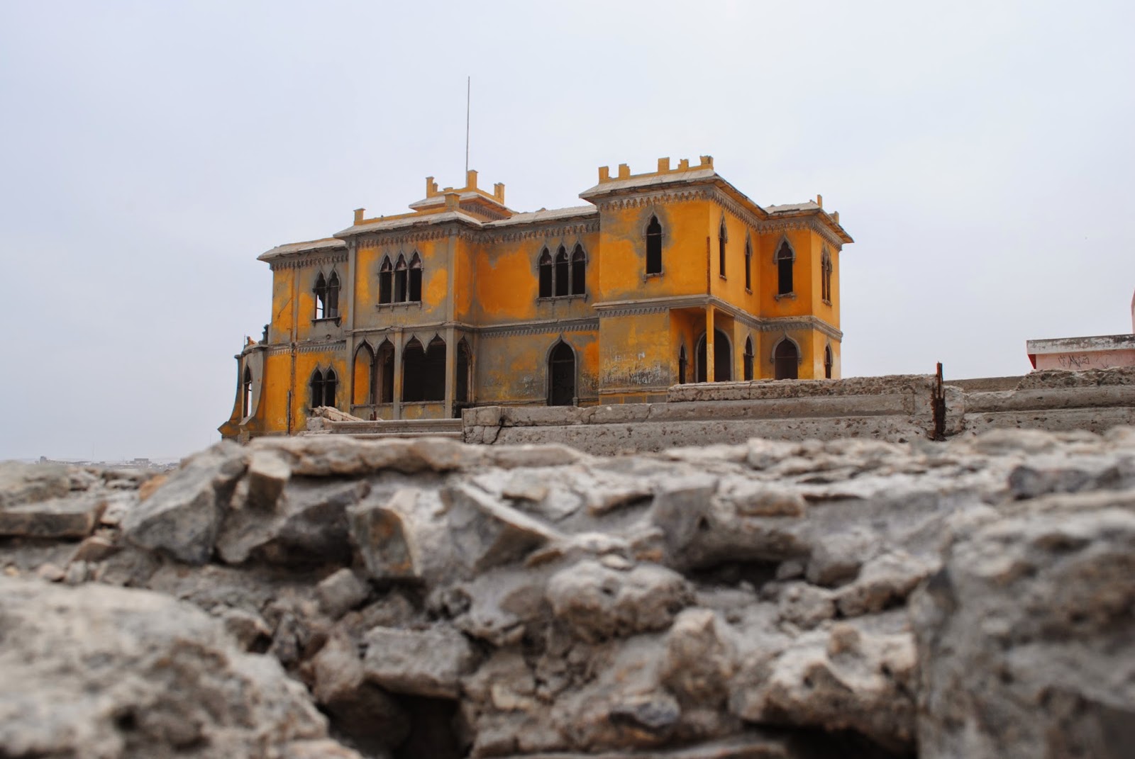 Congresista Gustavo Rondón Fudinaga: SALVEMOS EL CASTILLO FORGA DE MOLLENDO