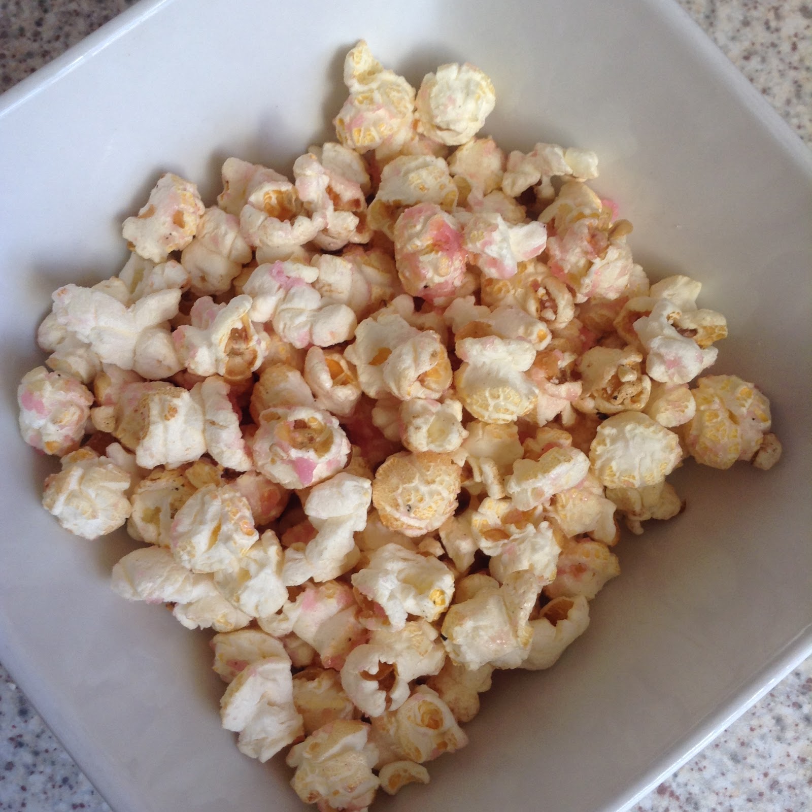 Retrocorn Cola Cube & Cherry Pips Popcorn