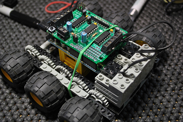 Un Robot Arduino à base de Lego Technique - MCHobby - Le Blog