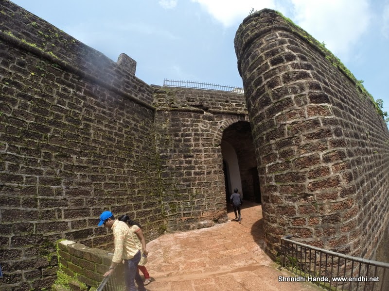 Fort Aguada, Goa in Pictures - eNidhi India Travel Blog