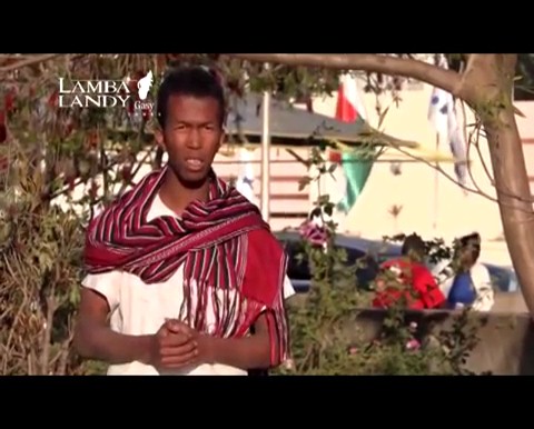 De la vie à la mort: le "lamba landy" comme le "lambamena"