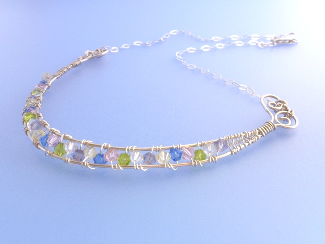 A Smiley Wire Wrapped Beaded Necklace Tutorial / The Beading Gem