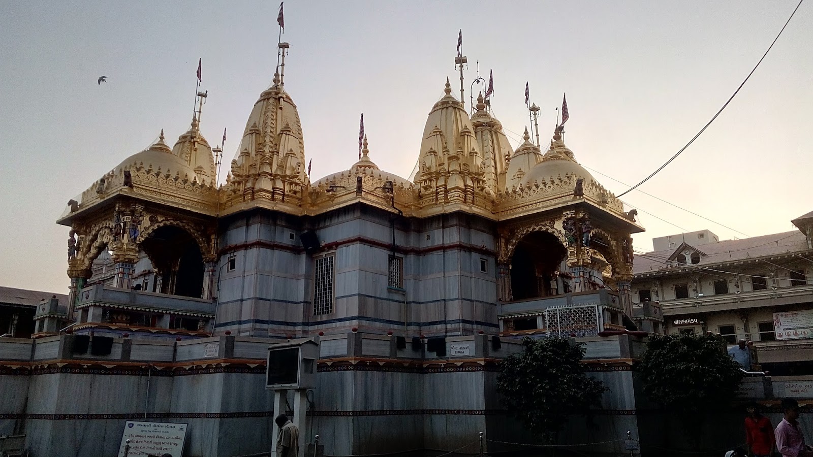 Swaminarayan Golden Temple in Vadtal Dham Gujarat India-Live Darshan