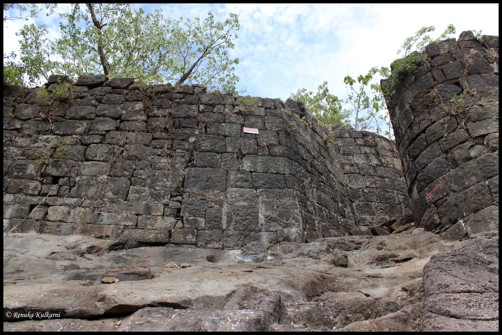 Travel blogs: Quick offbeat trek to Mangad Fort