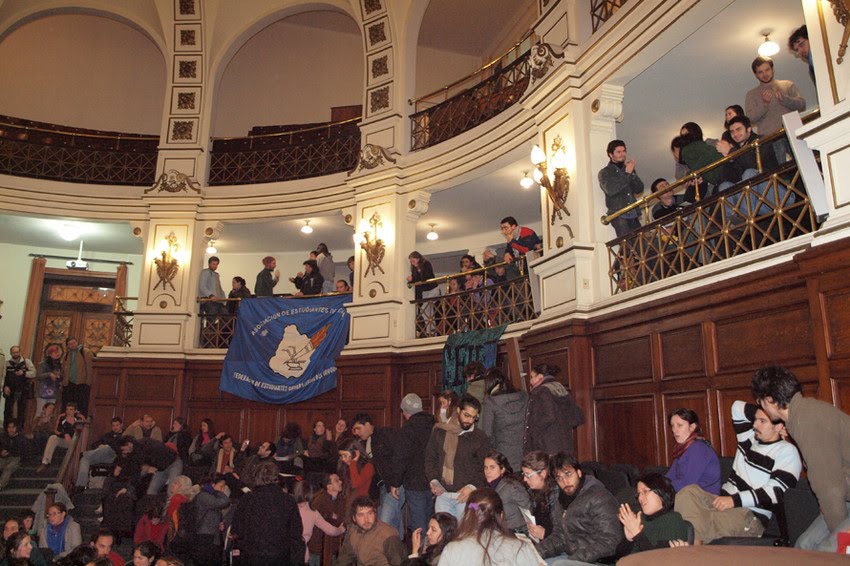 Universitario Uruguayo: FEUU conmemora 82º aniversario en sede del PIT-CNT