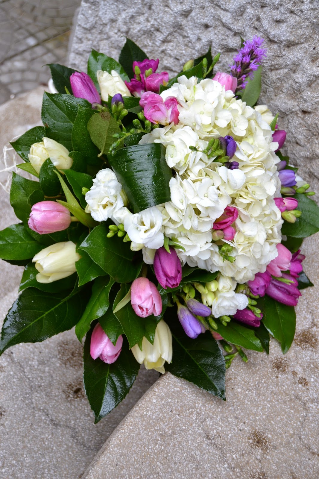 Anamaria Grama - design floral: Aranjament floral cu hortensie alba ...