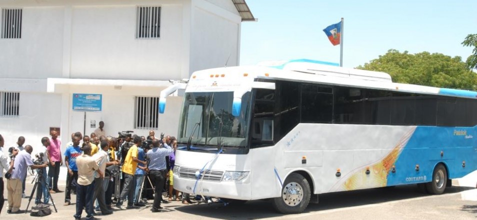 LE BLOG DE BILO: Présentation du 1er prototype de bus made in Haïti ...