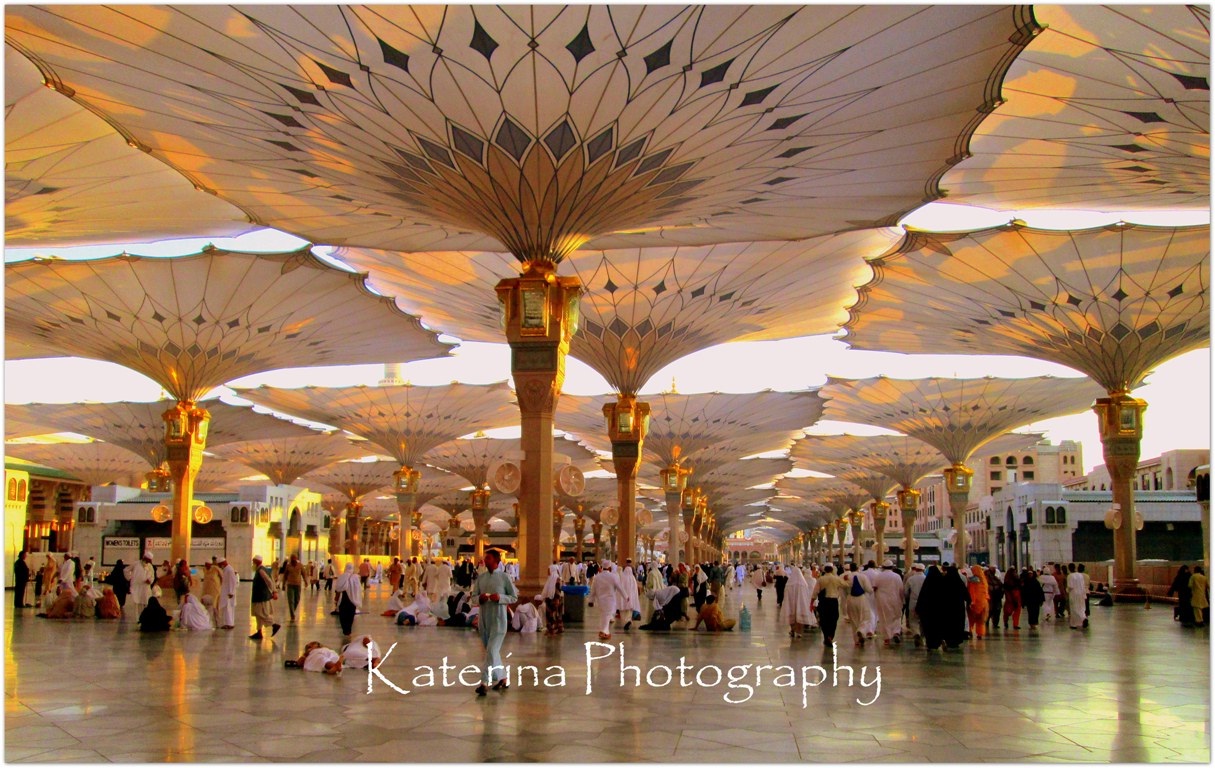 Payung Raksasa di Masjid Nabawi - TᖇᗩᐯEᒪEᖇIEᑎ