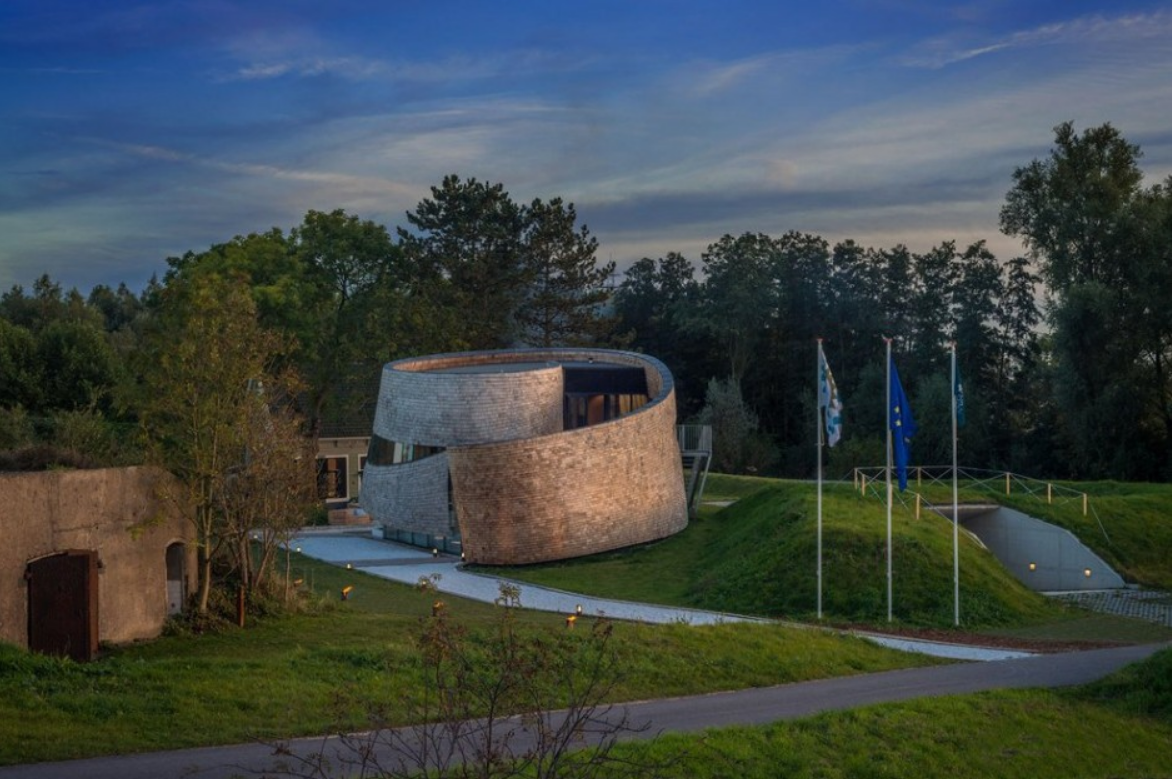 A modern fort that recalls the glorious past