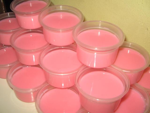 roses are red: dadih strawberry pojaan...:)