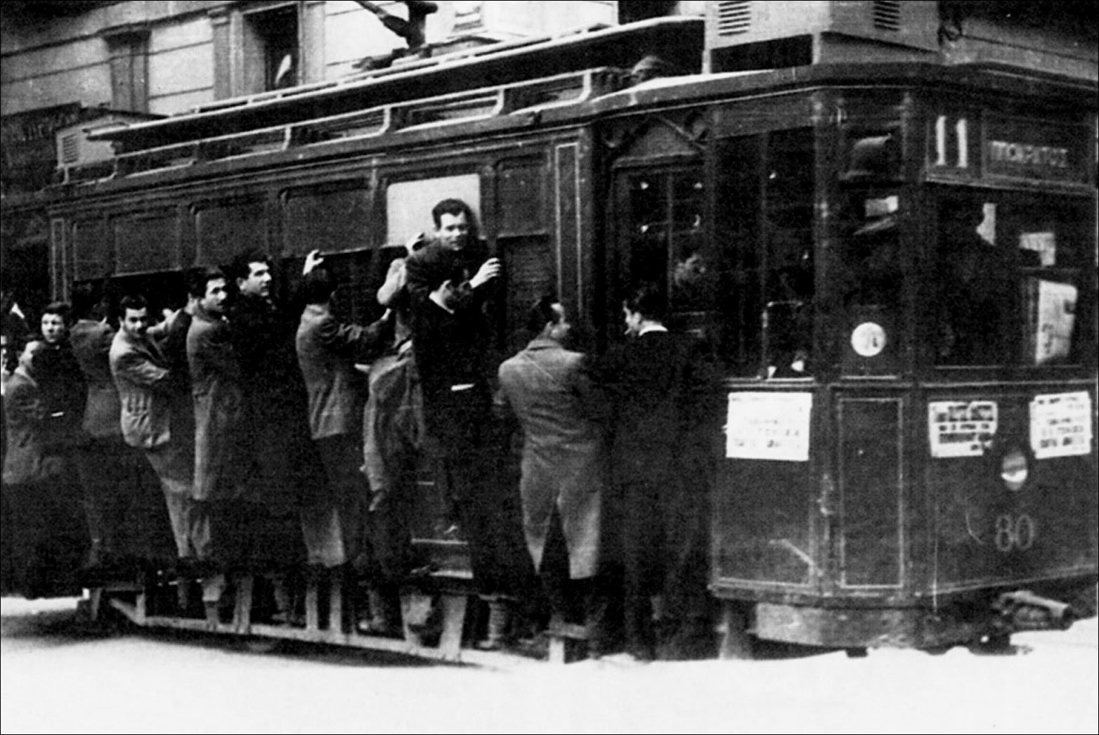 Σιδηροδρομικά Νέα: Τραμ και γκαζοζέν.